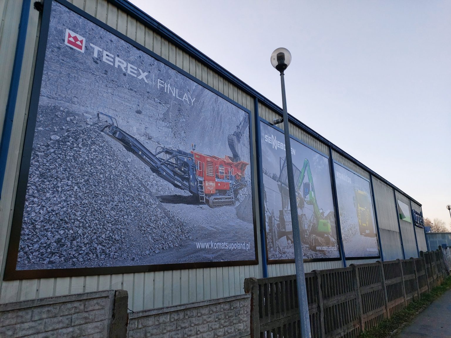 Tablice i szyldy reklamowe zewnętrzne i wewnętrzne - Poznań - Pablo Design