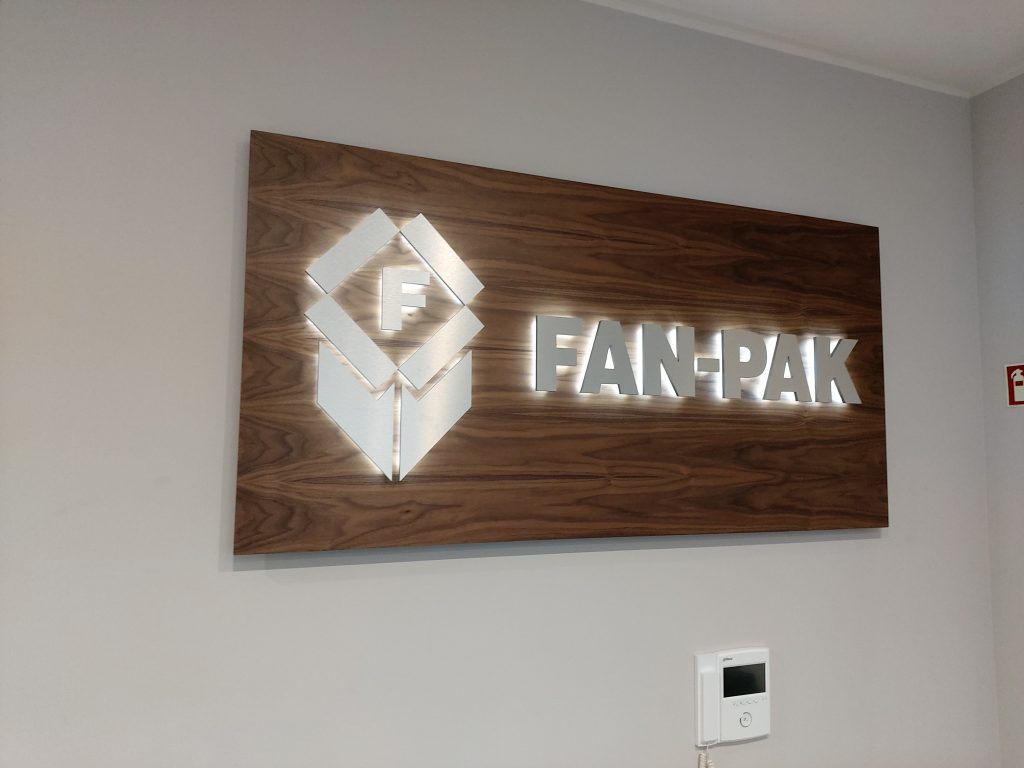 Tablice i szyldy reklamowe zewnętrzne i wewnętrzne - Poznań - Pablo Design