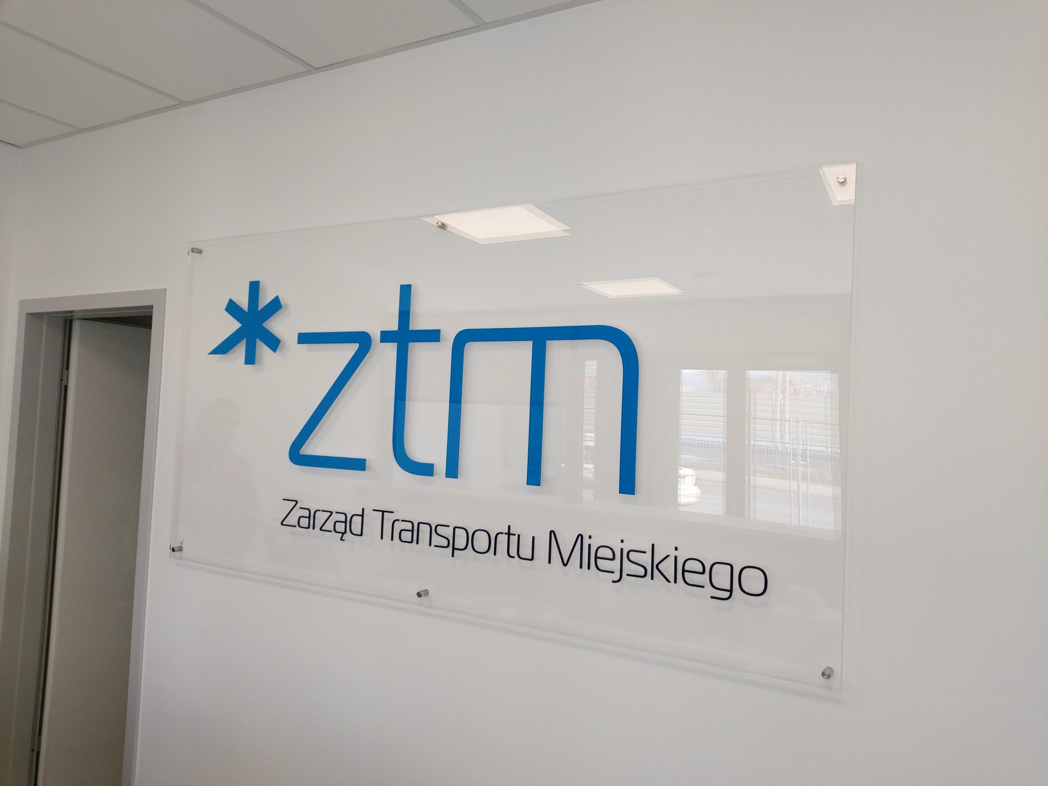 Tablice i szyldy reklamowe zewnętrzne i wewnętrzne - Poznań - Pablo Design